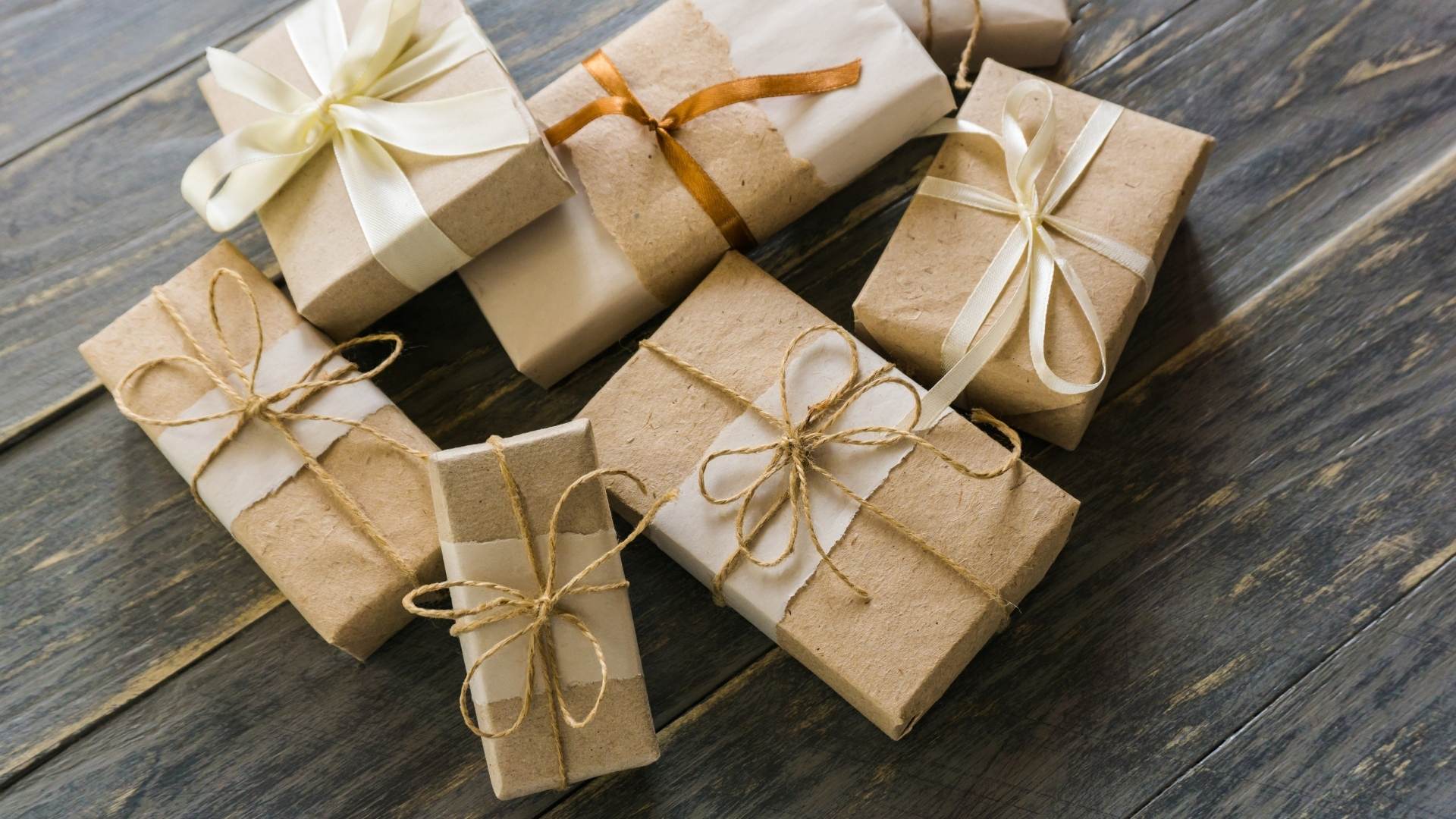 Gift Wrapping – Green Distributors